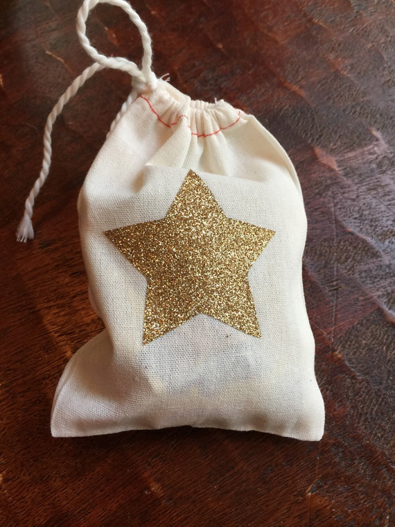 Gold glitter star muslin drawstring favor bags – Baby Shower Ideas 4U